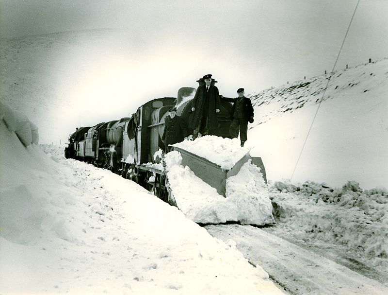 Video: “Snow”– Geoffrey Jones’ 1963 classic short film about men and ...