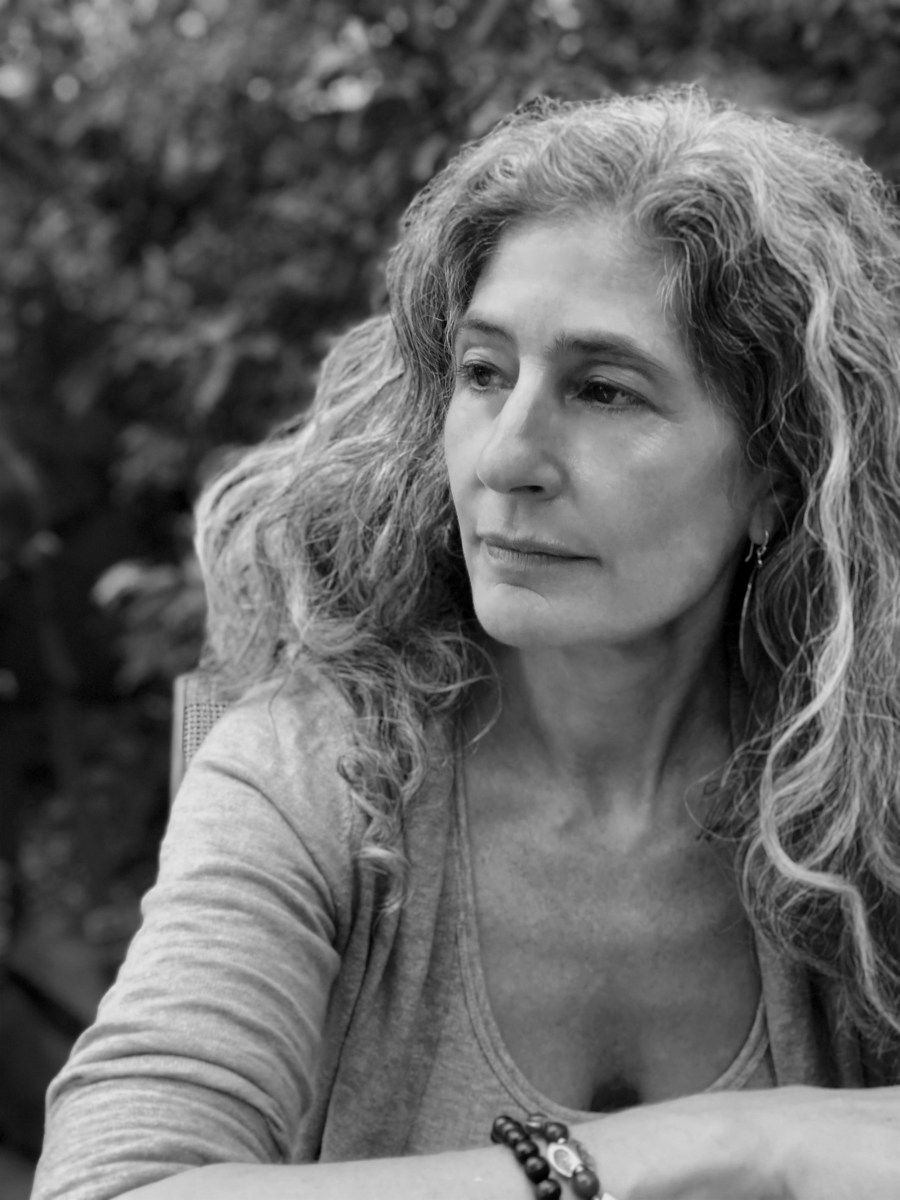 Elizabeth Jacobson: Love, I Am | Vox Populi